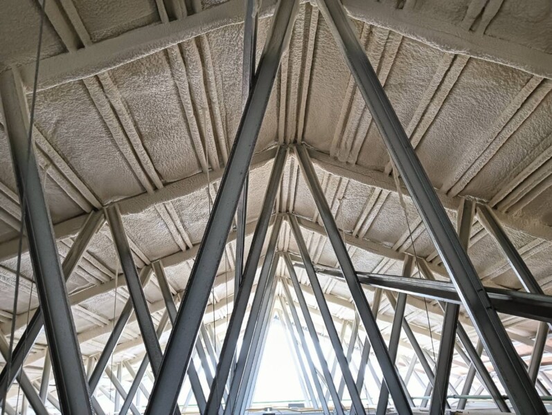 InsulationForm.com รับพ่นฉนวนกันความร้อนพียูโฟม